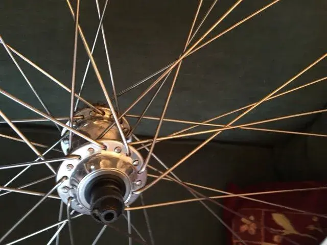 Help identifying these hubs | Retrobike