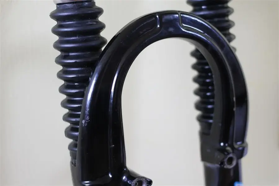 Manitou Magnum '99 fork in black, 1582g SOLD | Retrobike