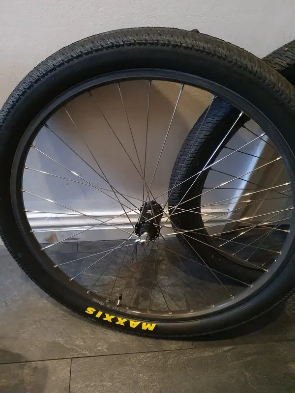 Machine VTG 90 Tech hubs, on 95/100 on Mavic Ceramic 117 S.U.P. | Retrobike