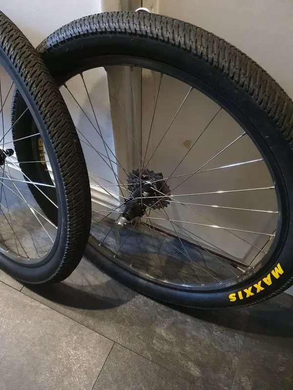 Machine VTG 90 Tech hubs, on 95/100 on Mavic Ceramic 117 S.U.P. | Retrobike