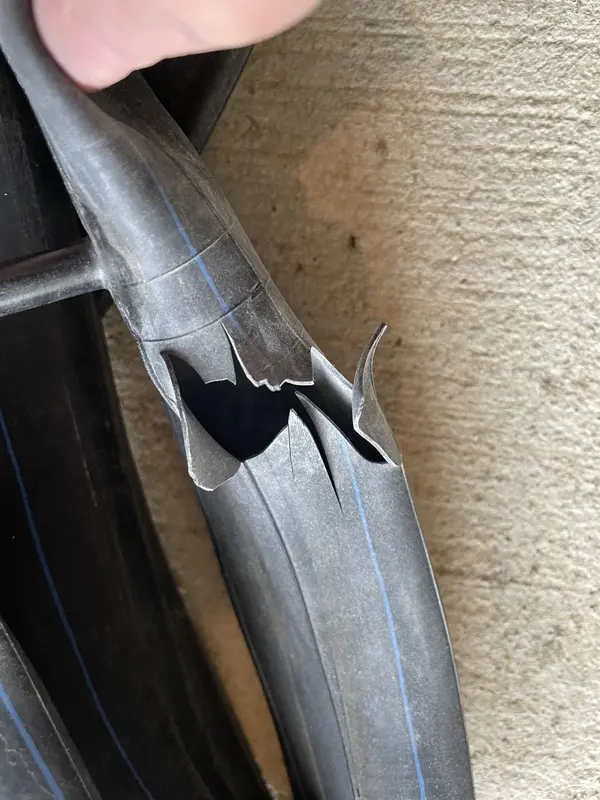 Has anyone had an inner tube explode? | Retrobike