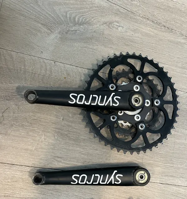 Sold - Syncros revolution crank + rings & crank o matic bolts | Retrobike