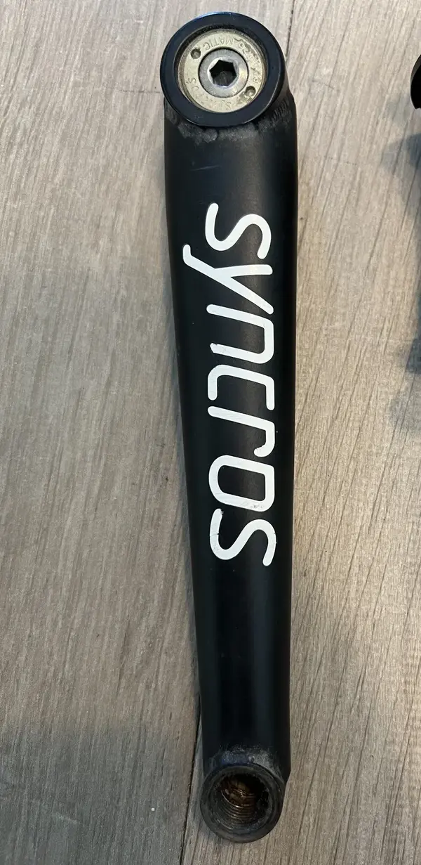 Sold - Syncros revolution crank + rings & crank o matic bolts | Retrobike