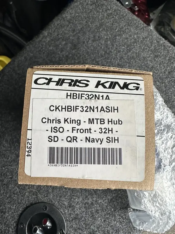 For Sale - Chris king iso disc hubs in navy blue. | Retrobike