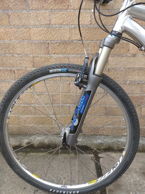 For Sale - Refurbished 2004 Specialized Stumpjumper 19" mountain Bike w ...