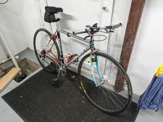 Assistance Identifying a Roberts frame | Retrobike