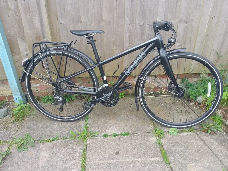 Withdrawn - Modern Genesis touring/commuting bike reduced | Retrobike
